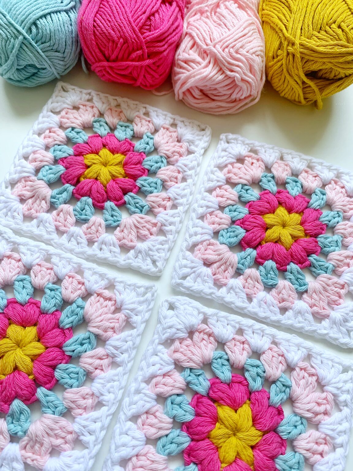 Moonshine Granny Square pattern - Free Crochet Pattern - Truly Crochet